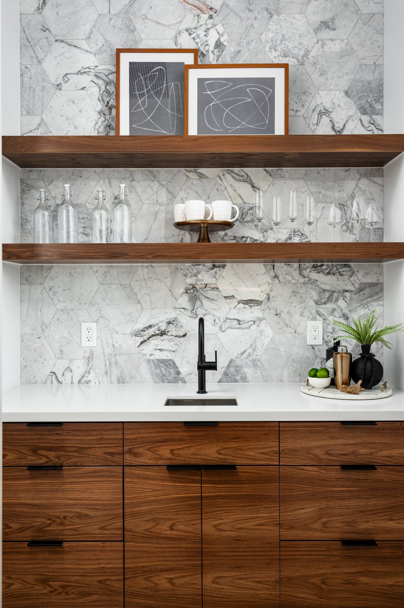 6554 N 40th Pl Paradise Valley, AZ- Luxury Dream Home